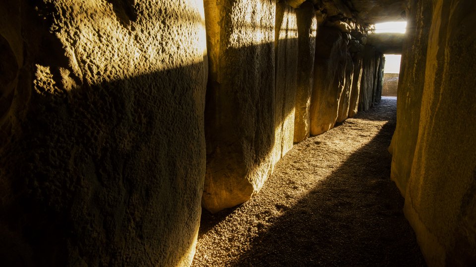 Irish Winter Solstice: watch the chamber illumination of Newgrange live ...